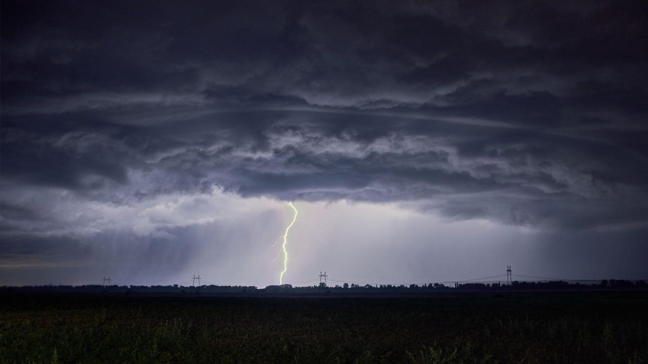 How to monitor weather using a Barometer - Aquatech Scientific